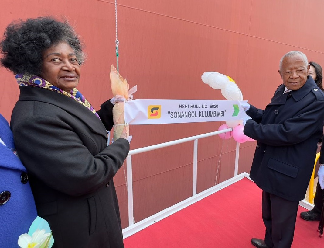 Novo Navio É Baptizado Sonangol Kulumbimbi - Sonangol